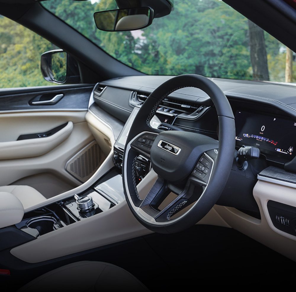 2023 Jeep® Grand Cherokee Interior - Premium Seating