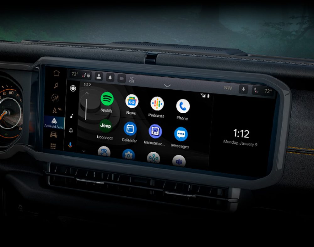 Jeep® Wrangler Technology - Navigation, Touchscreens, & Safety Features