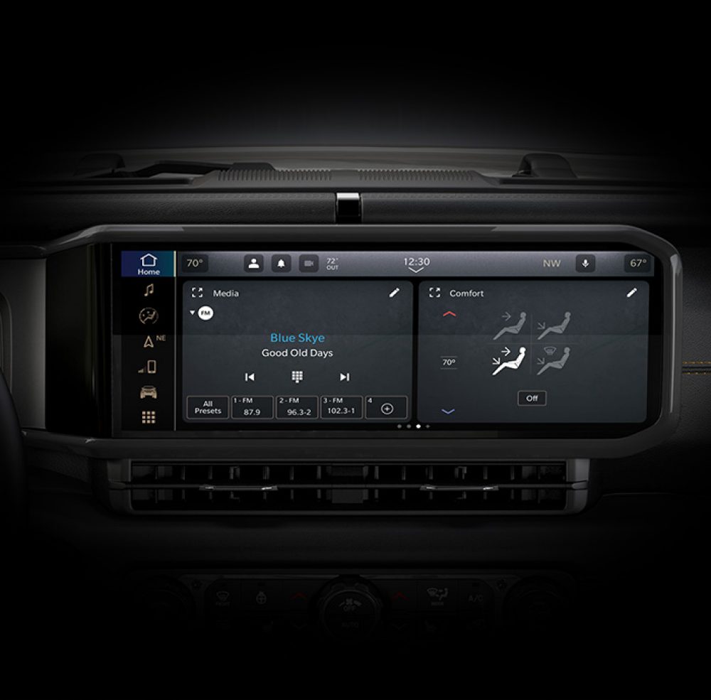 Jeep® Wrangler 4-door - Available Warn Winch & Power Seating